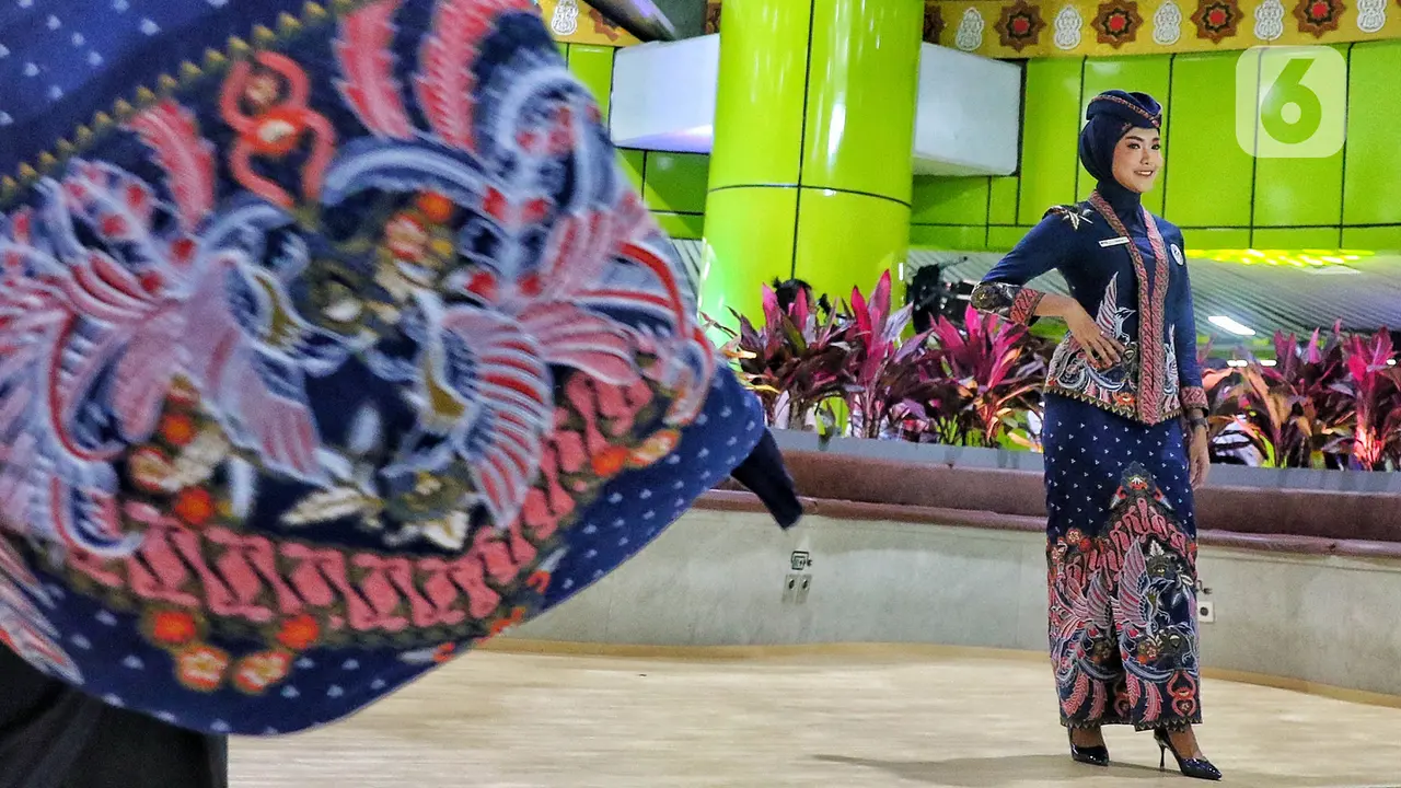 Anne Avantie Luncurkan Seragam untuk Petugas Kereta, Hanya Menangis Saat Dilamar PT KAI ...