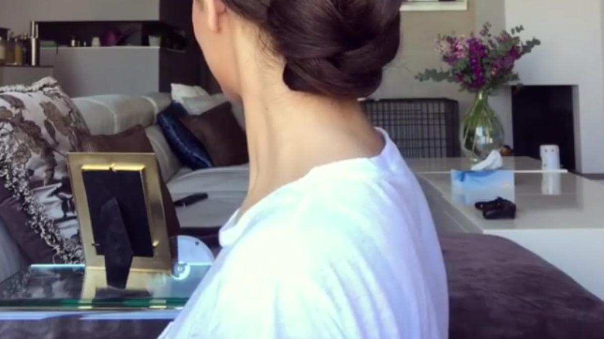 Dapatkan Rambut Cepol dengan Tutorial Sederhana Ini - Beauty Fimela.com