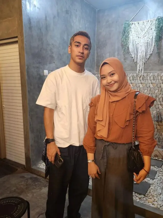 Tak Lagi Gondrong, Intip 8 Pesona Abidzar Al Ghifari dengan Rambut Cepak - Entertainment Fimela.com