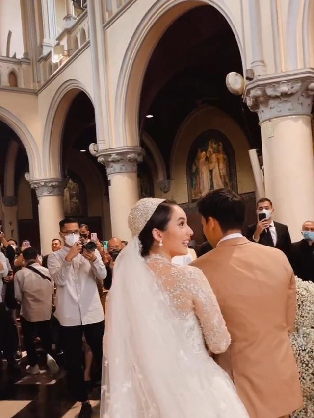 Chelsea Islan Resmi Menikah dengan Rob Clinton Kardinal, Ini 5 Momen ...