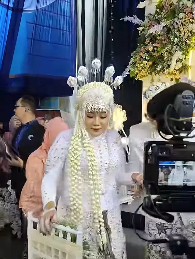 7 Potret Ayu Kartika Istri Baru Andika Kangen Band, Tampil Menawan di ...