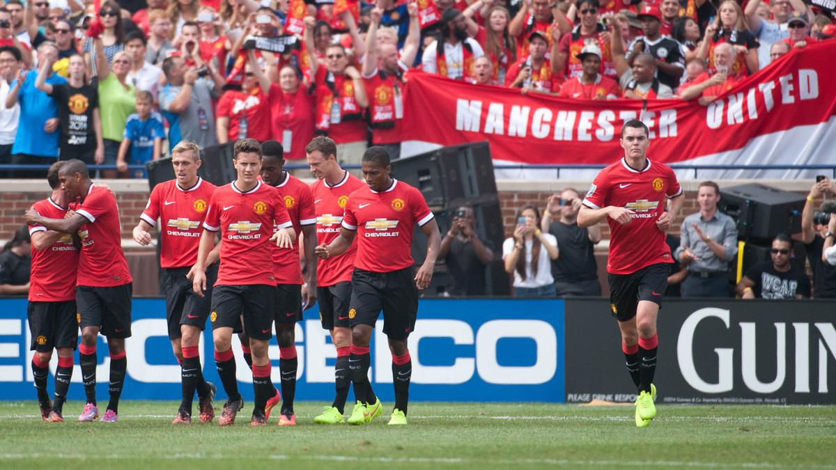 'Jadian' dengan Adidas, MU Pakai Jersey Nike di Tur Pramusim - Bola ...