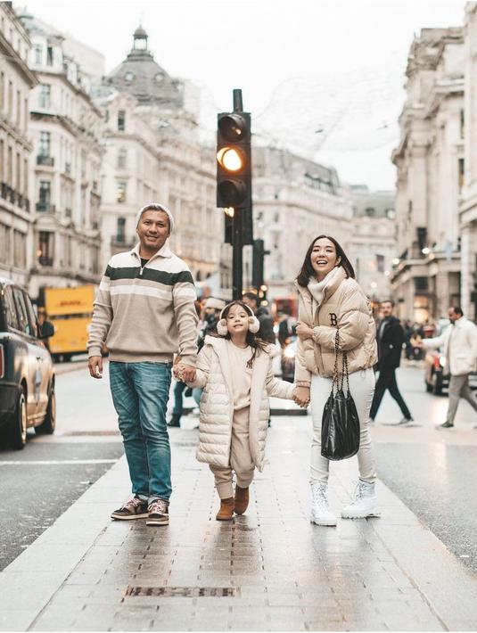 Makin Kompak Usai Tiga Tahun Cerai, Potret Gading Marten dan Gisel Liburan Bareng di London ...