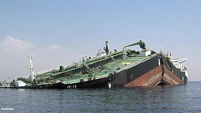 Tanker Pertamina Pengangkut 7.000 Ton Minyak Tenggelam di Ternate ...