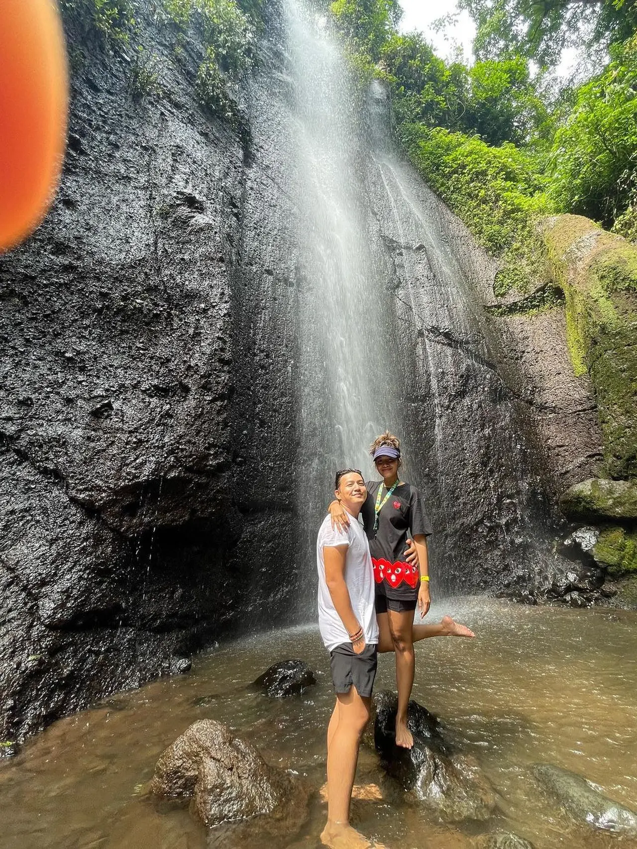 6 Potret Dirly Eks Suami Celine Evangelista Bareng Istri, Sudah Punya ...