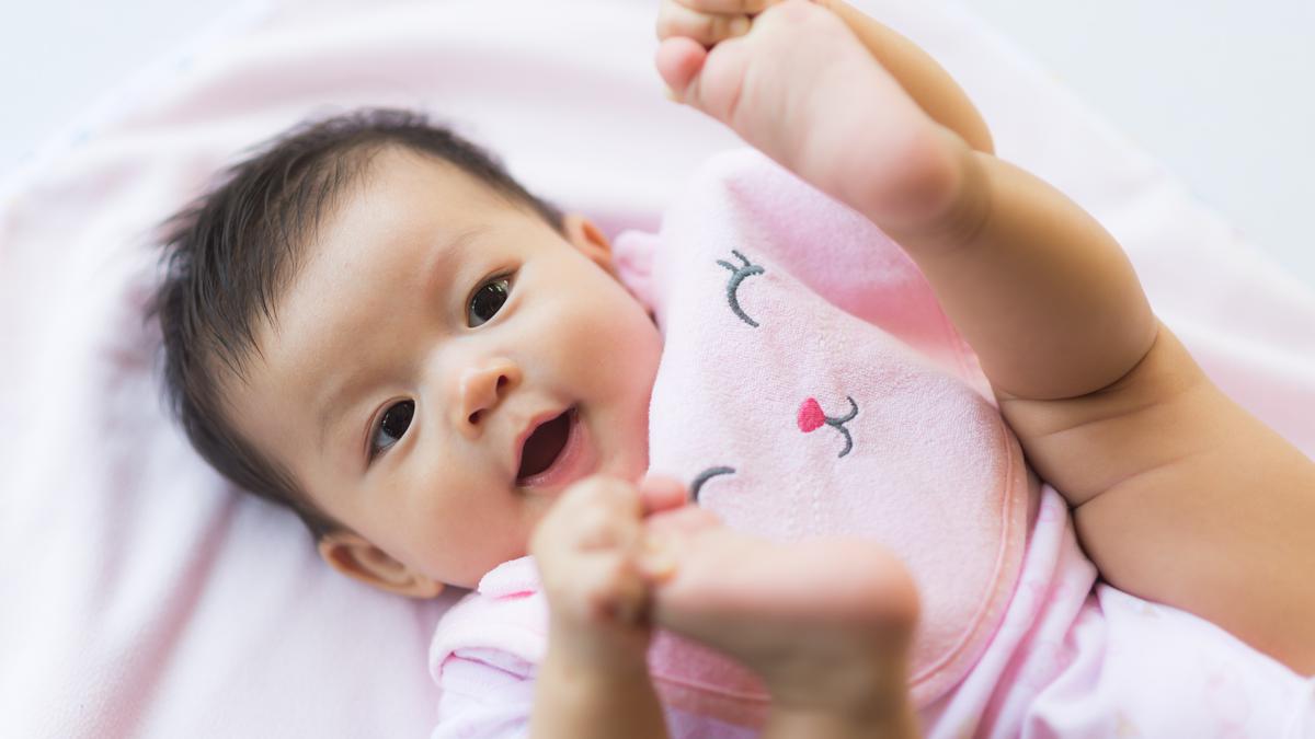 Ini 4 Tips Aman Merawat Kuku dan Kulit Bayi - Parenting Fimela.com