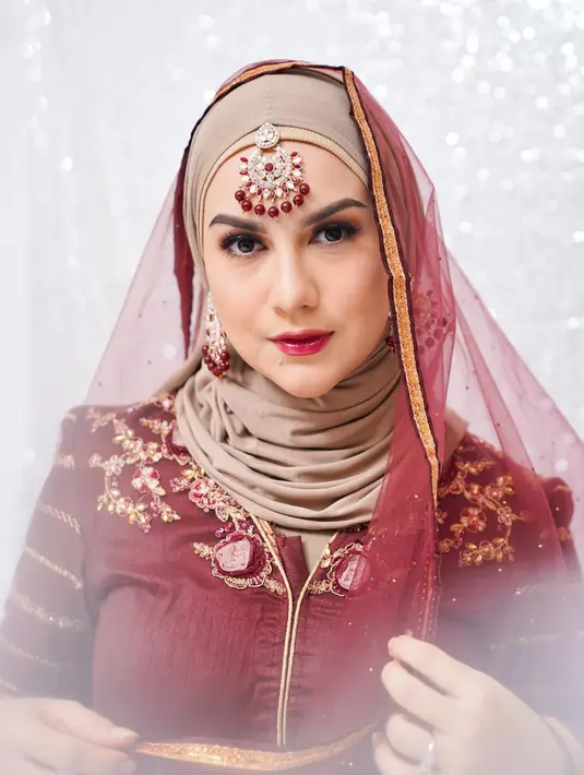 Potret Irish Bella Pakai Busana India Ini Tampil Makin Menawan - Foto ...