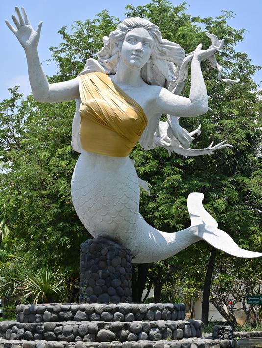 FOTO: Viral, Ada Patung Putri Duyung di Ancol Pakai Kemben - Foto ...