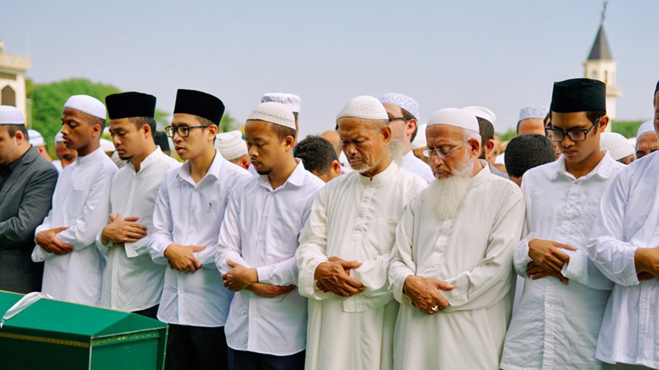 Doa Sholat Jenazah Laki-laki dan Perempuan, Lengkap dengan Bacaan ...