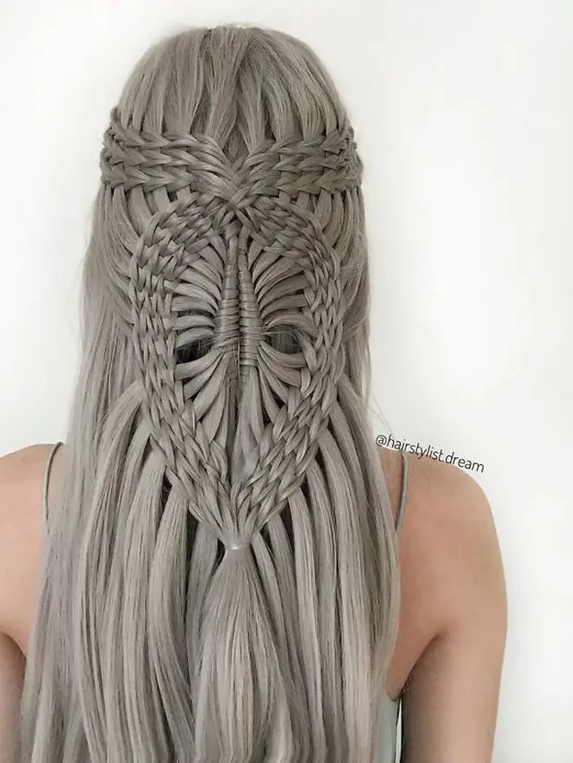 Gadis Ini Kreasikan Gaya Rambut yang Super Rumit, 6 Hasilnya Bikin ...