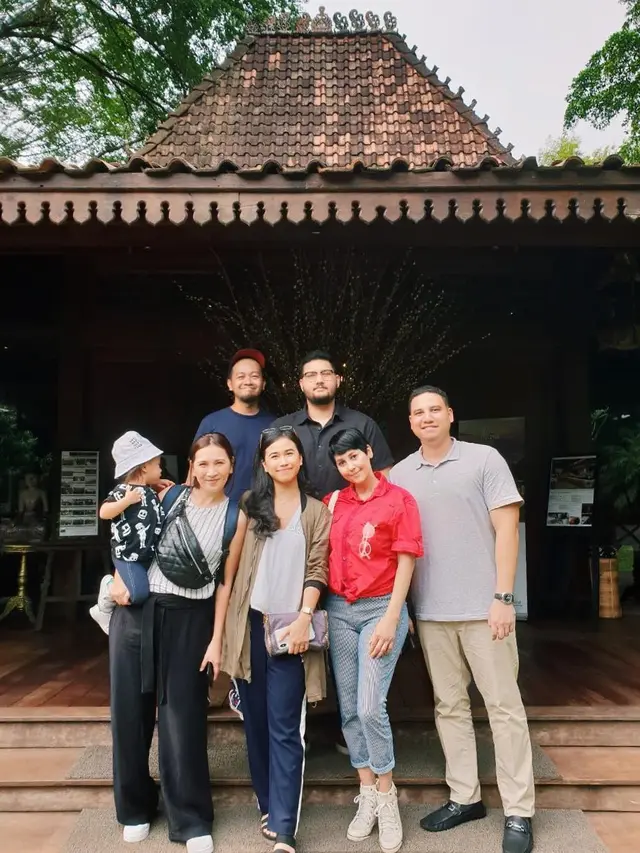 7 Potret Immaculata Adhista, Calon Menantu Meriam Bellina - Hot Liputan6.com