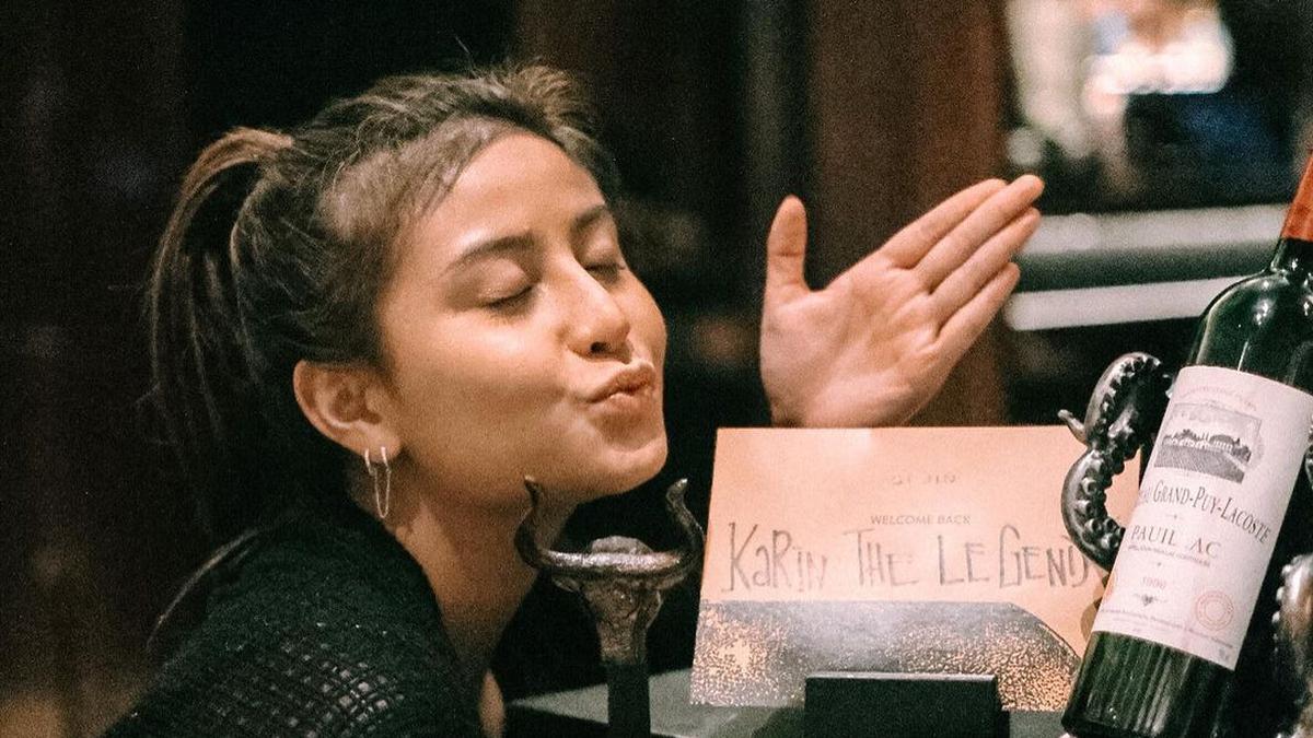 Awkarin Pamer Tato Besar di Paha, Balas Kritik Netizen dengan Jawaban ...