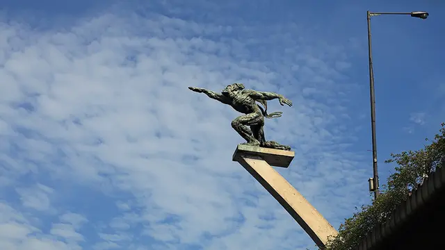 5 Contoh Patung Figuratif yang Ada di Indonesia Beserta Keterangannya ...