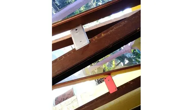 6 Potret Handphone Jadi Alat Pengganjal Ini Bikin Elus Dada - Hot ...