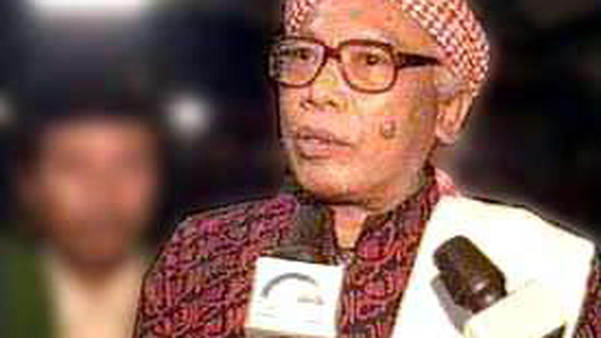 K.H. Cholil Bisri Tutup Usia - News Liputan6.com