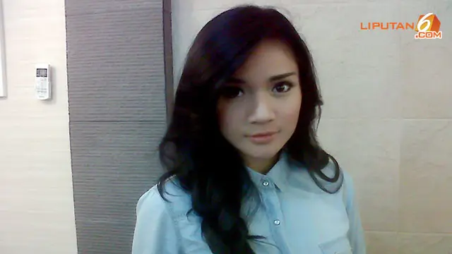 Tambah Cantik, Fitri Ayu Ketagihan Sulam Alis - ShowBiz Liputan6.com