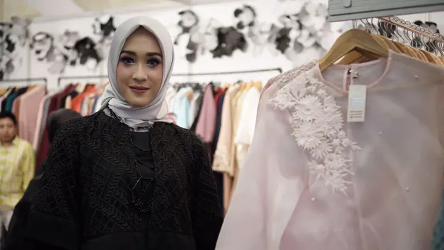 Cantiknya Finalis Miss Indonesia Raudha Kasmir Berbalut Busana Leny ...