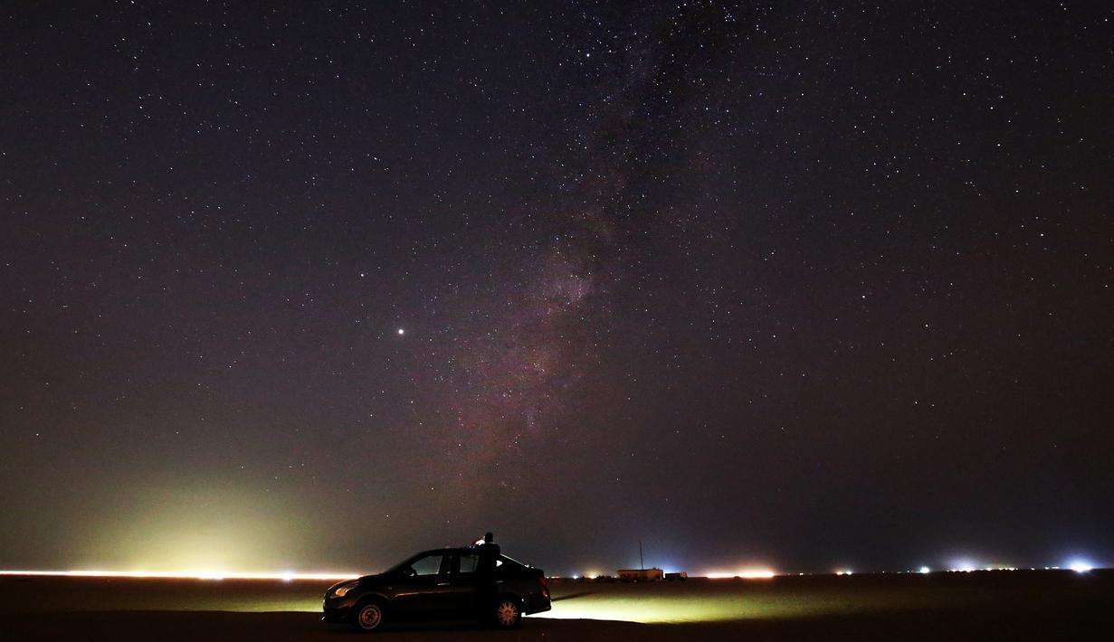FOTO: Keindahan Galaksi Bima Sakti di Gurun Mutriba Kuwait - Foto ...