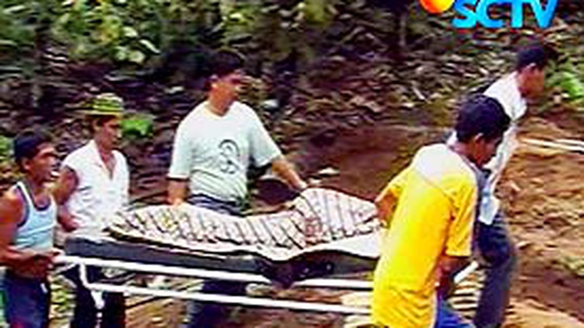 Tujuh Korban Longsor Dimakamkan - News Liputan6.com