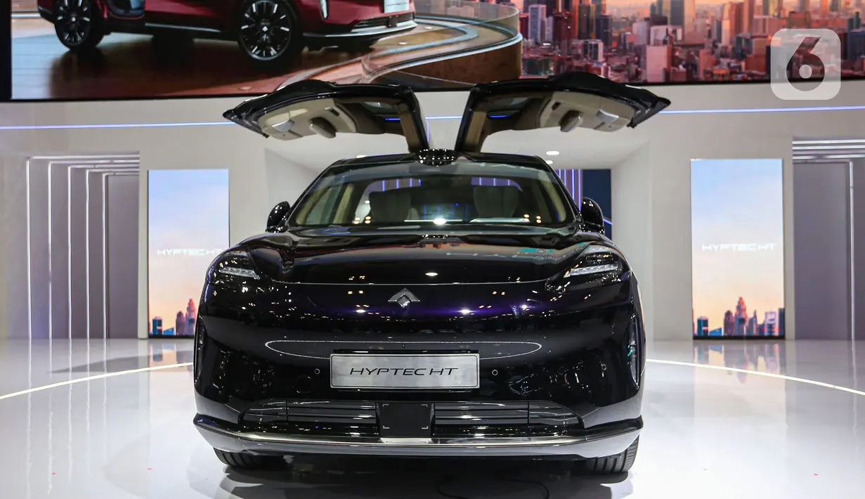 Pesona AION Hyptec HT Saat Diperkenalkan di GIIAS 2024 - Foto Liputan6.com