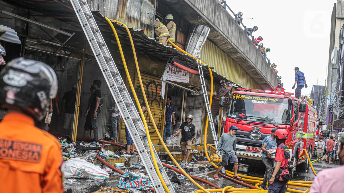 Kondisi Pasar Pagi Asemka Usai Terbakar - Foto Liputan6.com