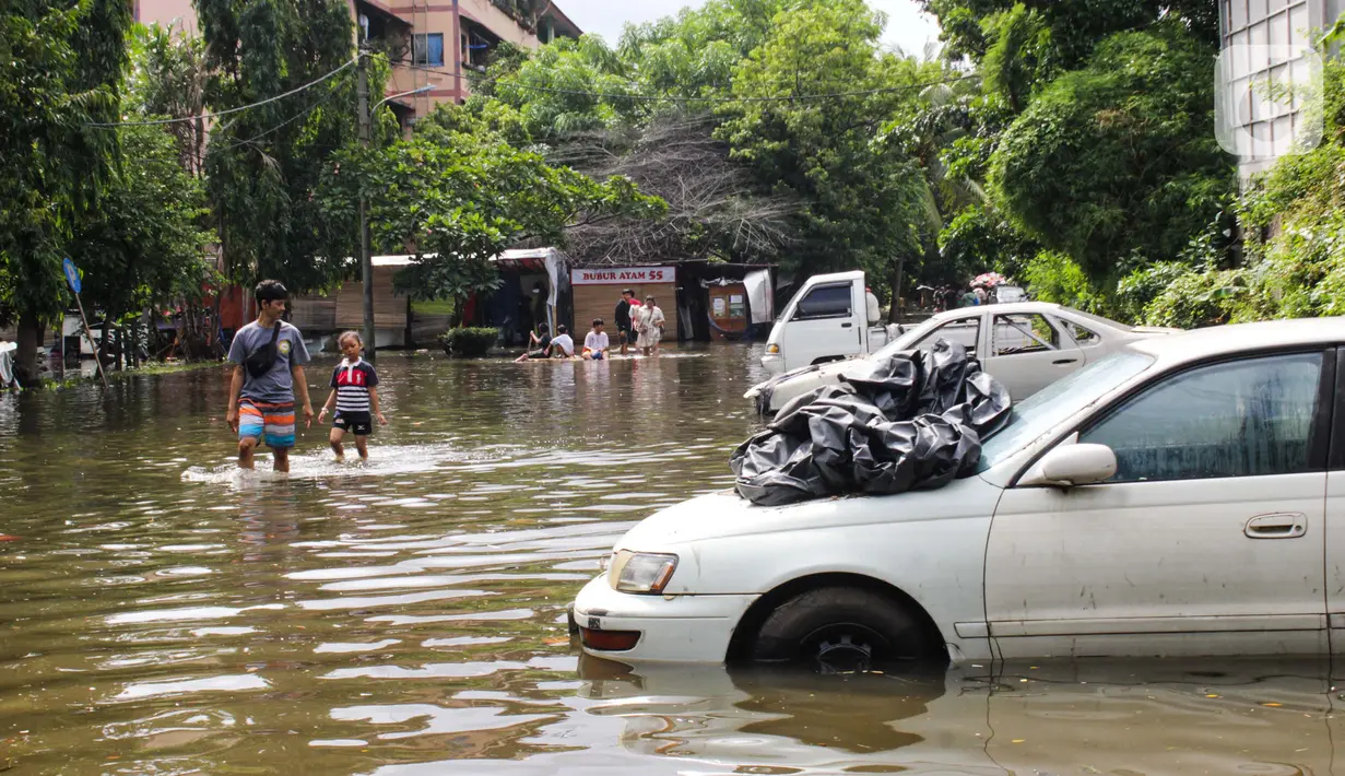 Genangan Air Masih Rendam Kawasan Rusun BCI Cengkareng Jakarta Barat ...
