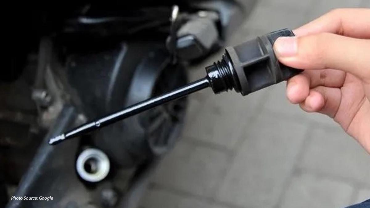 Hai Ladies, Cari Tahu Juga Cara Cek Oli agar Sepeda Motor Berumur Panjang