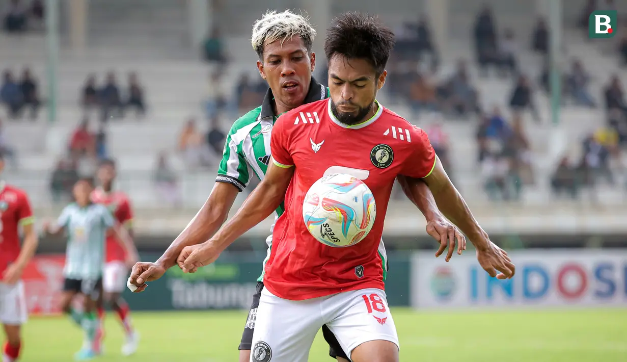 Foto: Aksi Sengit saat Bekasi City Menjamu Deltras FC di Babak 12 Besar ...