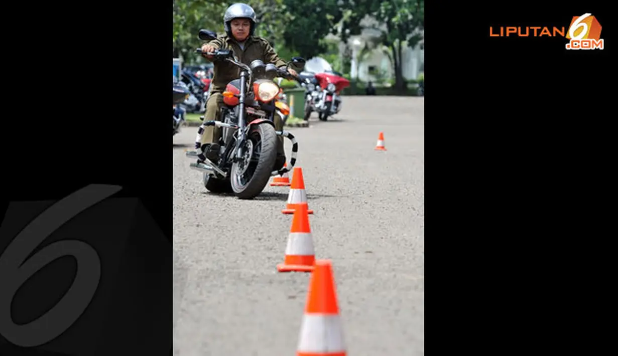 [FOTO] Tips Aman Mengendarai Motor Gede - Foto Liputan6.com