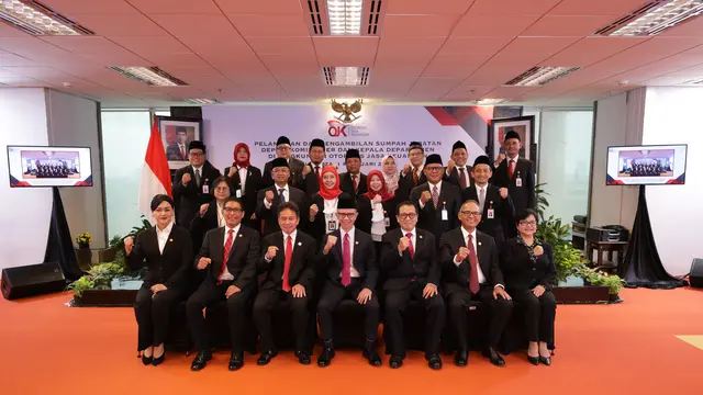 Ketua OJK Mahendra Siregar Lantik 16 Deputi Komisioner dan Kepala ...