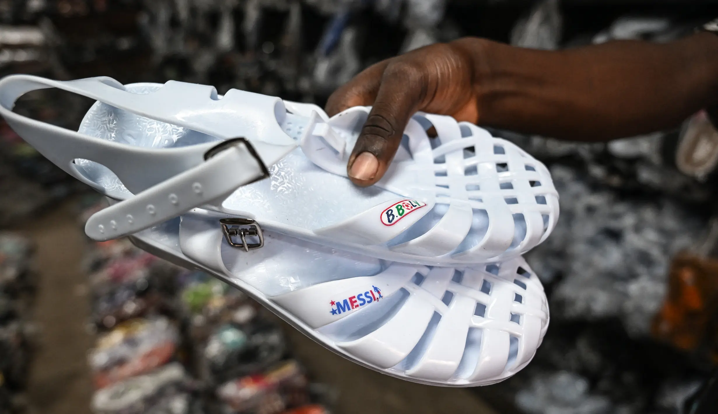 Leke, Sandal yang Menjadi Simbol Budaya Pantai Gading - Foto Liputan6.com