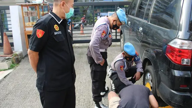 Puluhan Kendaraan di Jalan Raya Margonda Depok Terjaring Razia Parkir Liar - News Liputan6.com