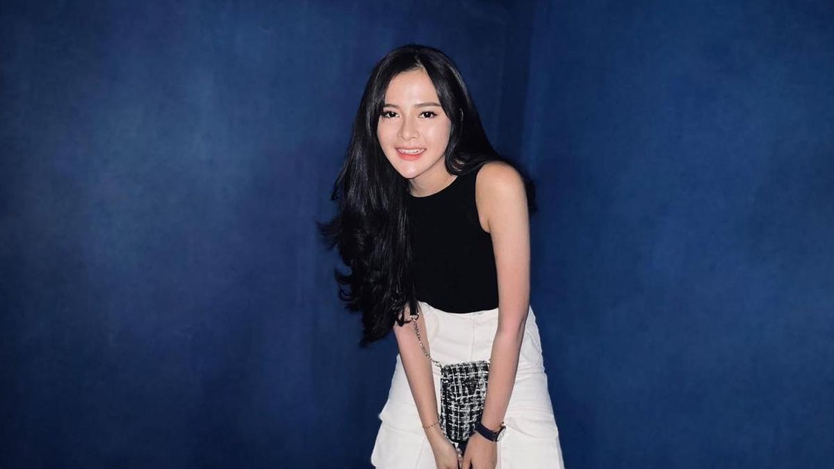 7 Potret Bella Bonita Pacar Denny Caknan yang Ternyata Jadi Model Video ...