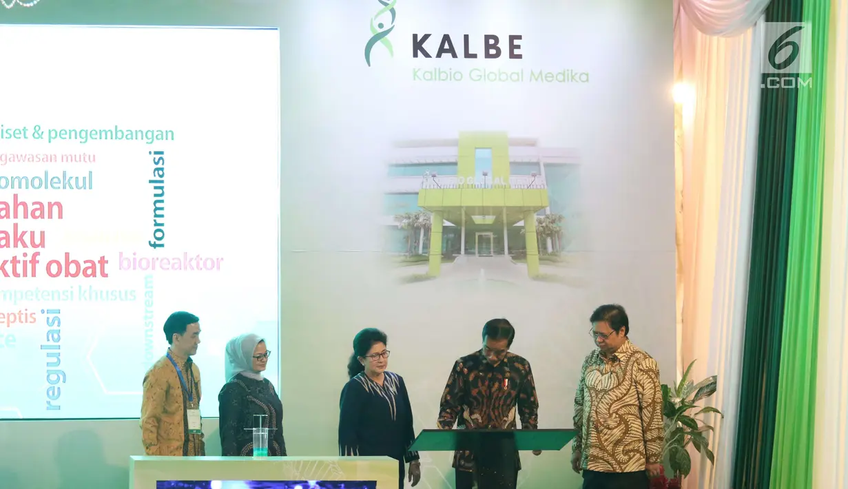 FOTO: Jokowi Resmikan Pabrik Obat di Cikarang - Foto Liputan6.com