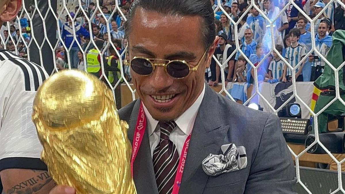 Deretan Skandal Salt Bae, Terbaru Pegang Trofi Piala Dunia Sembarangan ...