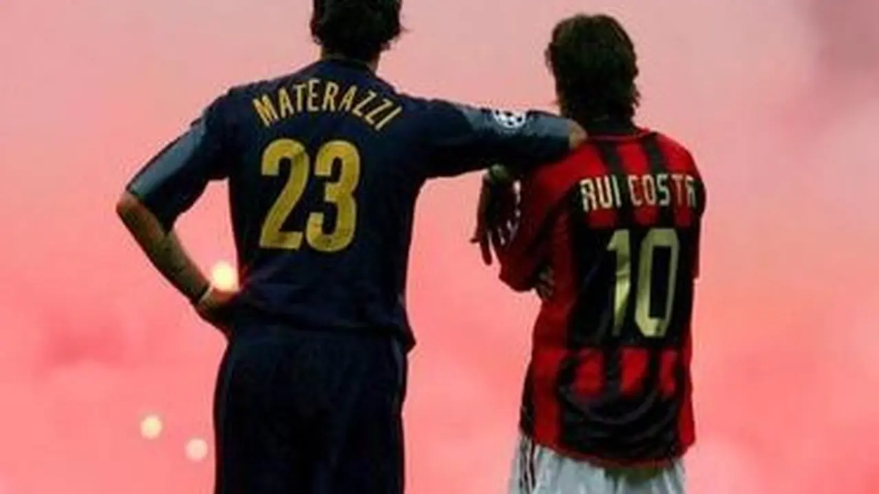 Mengenang Derby Milan Paling Ikonik, Foto Rui Costa dan Materazzi Jadi ...