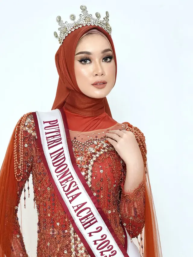 6 Potret Model Berhijab Jebolan Sekolah Model Kimmy Jayanti, Punya ...
