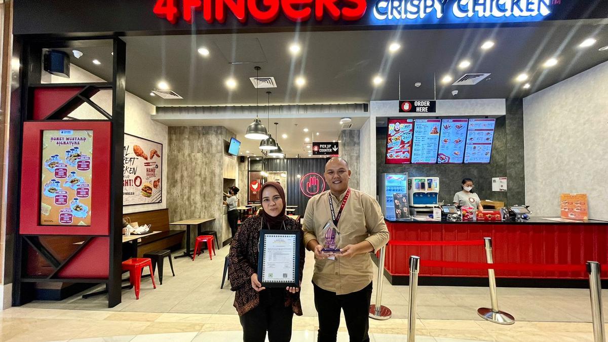 4Fingers Crispy Chicken Kantongi Sertifikasi Halal Setelah 4 Bulan Buka ...
