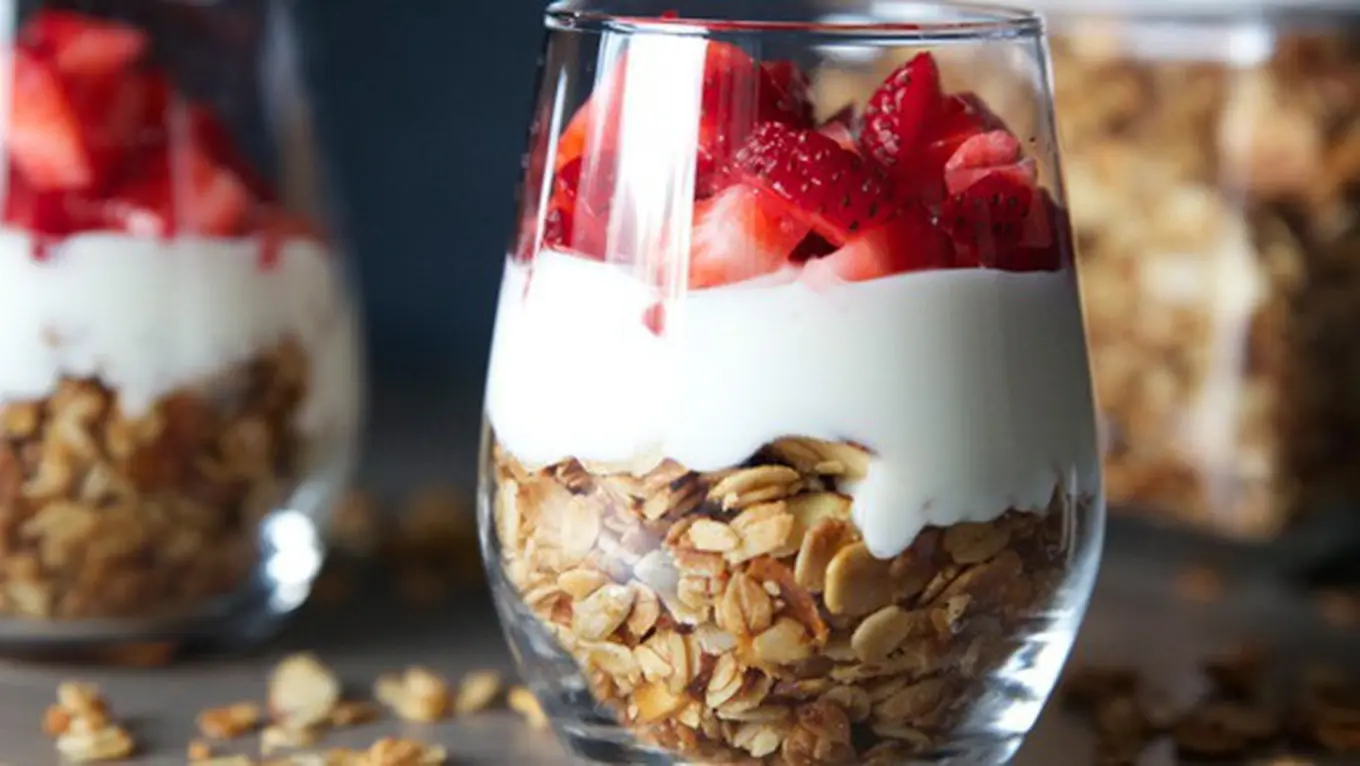 Resep Strawberry Granola Parfait