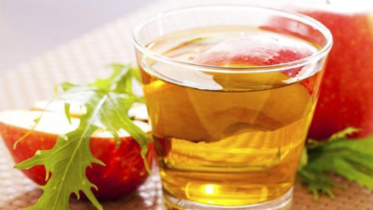 Membuat Teh Apel yang Enak Sekaligus Menyehatkan - Lifestyle Fimela.com