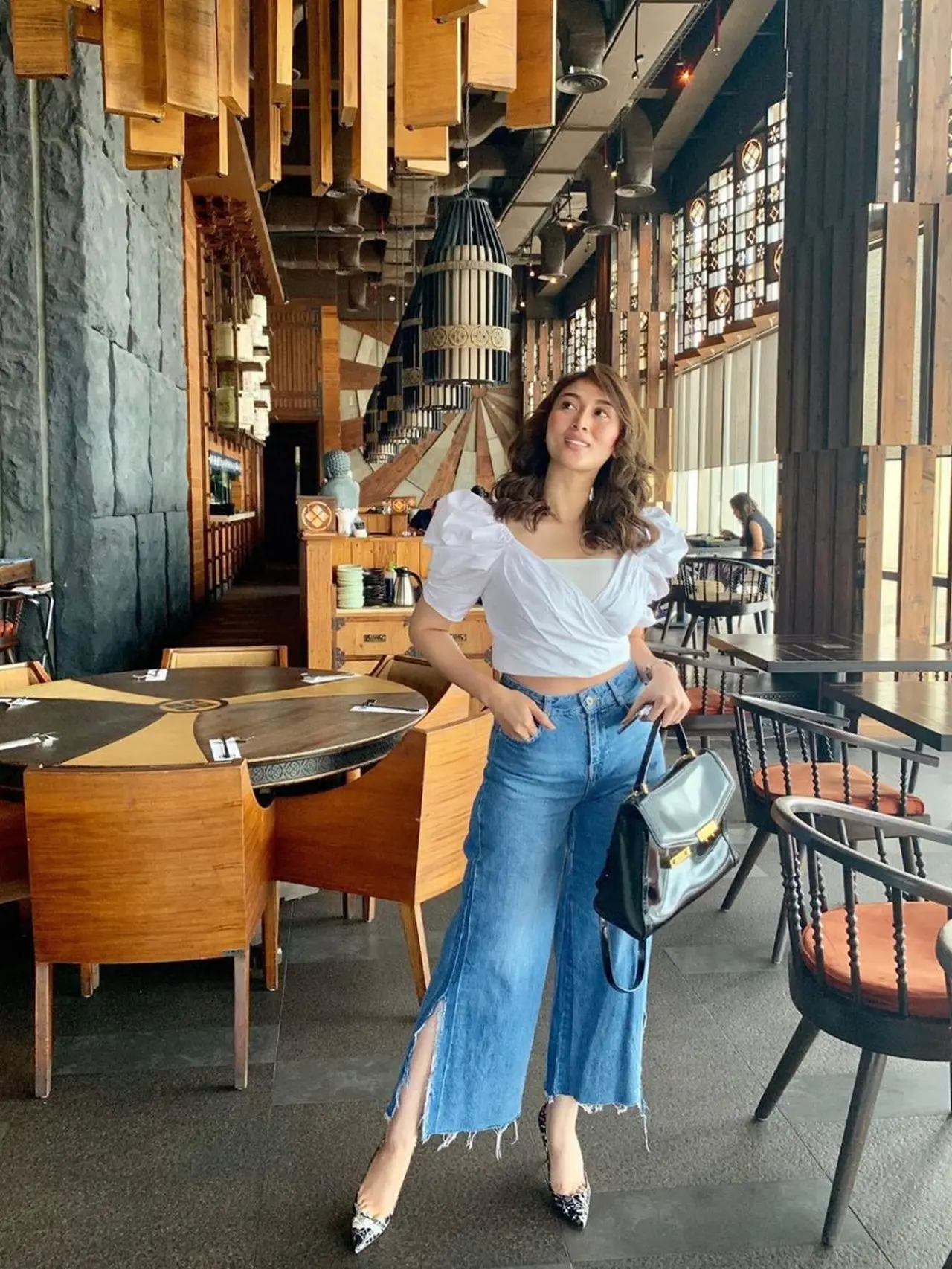 7 Potret Shella, Pedangdut yang Jadi Asisten Pribadi Hotman Paris - Hot ...