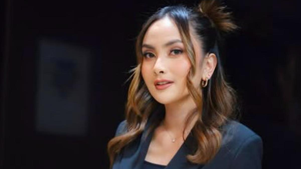 Regina Valeria Putri Ungkap Tantangan dan Inspirasi Menjadi Presenter ...