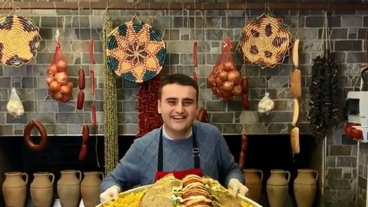 Burak Özdemir, Chef Ganteng dari Turki yang Hobi Masak Porsi Jumbo ...