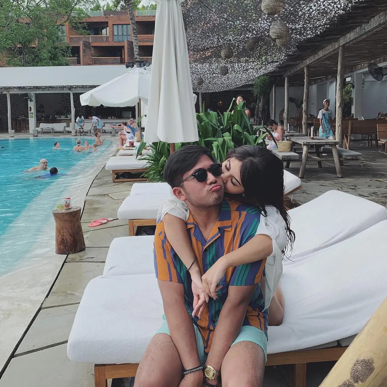 6 Potret Mesra Kesha Ratuliu dan Kekasih, Romantis Banget - Hot Liputan6.com