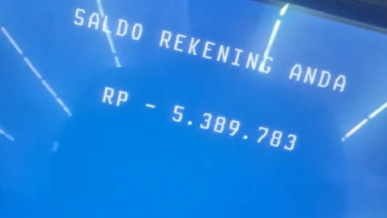 6 Potret Orang Pamer Saldo ATM Minus Ini Bikin Elus Dada - Hot Liputan6.com