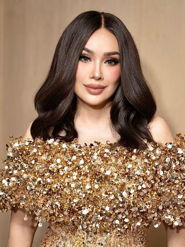 Detail Make Up Titi DJ yang Bikin Tampak Awet Muda di Usia 50-an ...