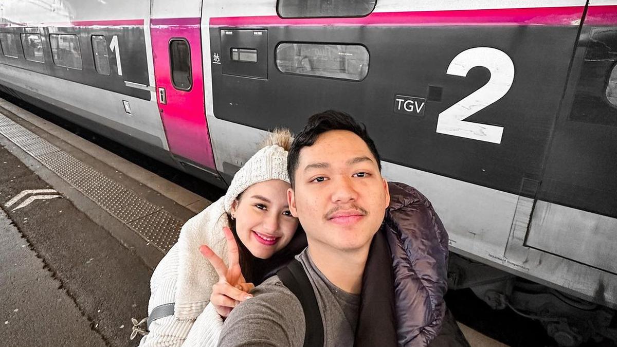 Potret Azriel Hermansyah dan Sarah Manzel Liburan di Eropa, Makin Mesra ...