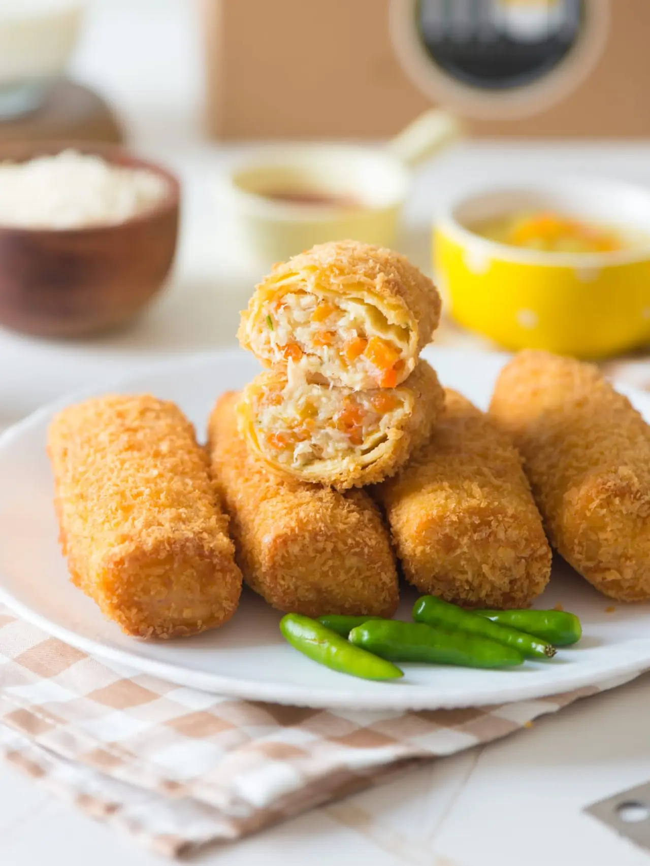 7 Resep Risol Mayo Enak yang Mudah Dibuat di Rumah - Food Fimela.com