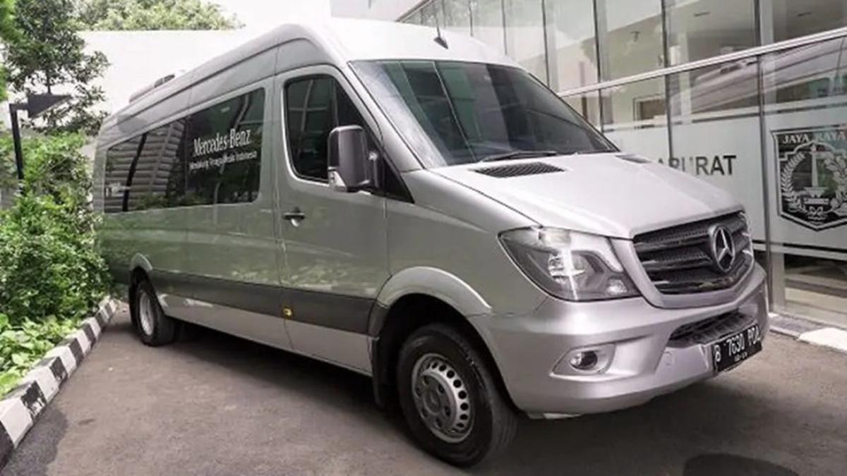Mercedes-Benz Donasikan Sprinter Van untuk Dijadikan Ambulans ...