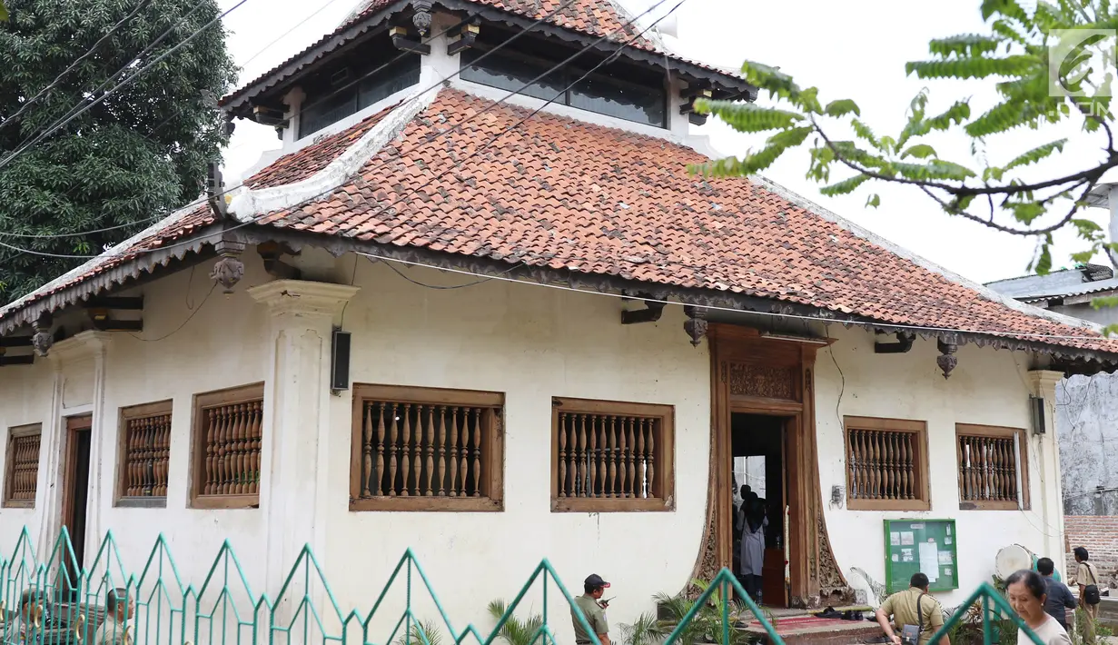 PHOTO: Djarot Resmikan Masjid Berusia Lebih 250 Tahun di Tambora - Foto ...